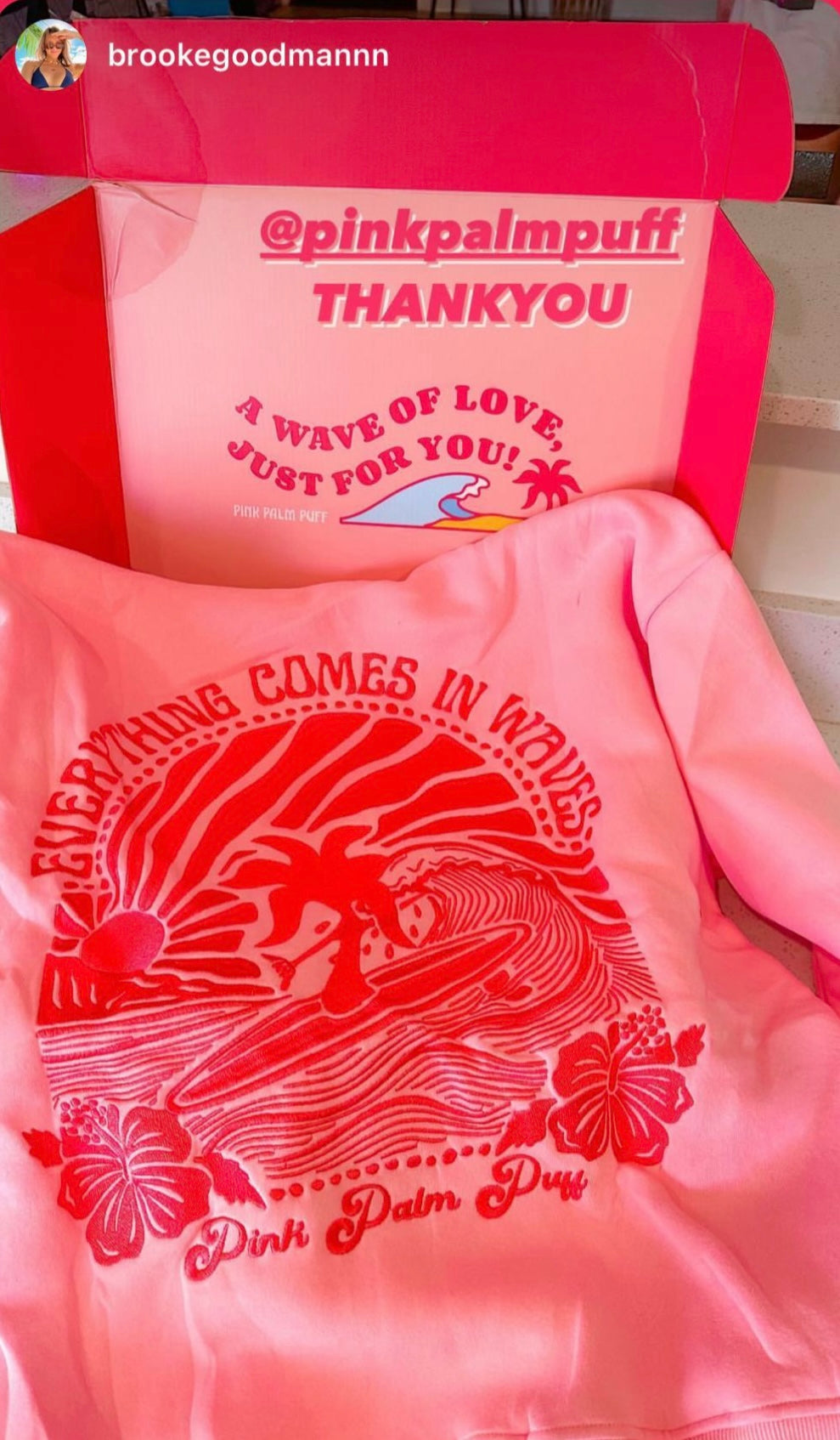 Unboxing Moment Pink Palm Puff Unboxing Moment Pink Palm Puff