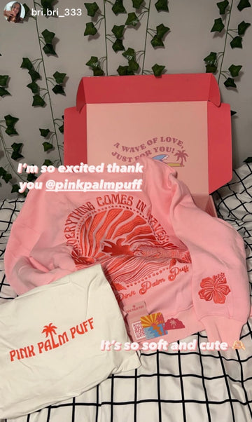 Unboxing Moment – Pink Palm Puff