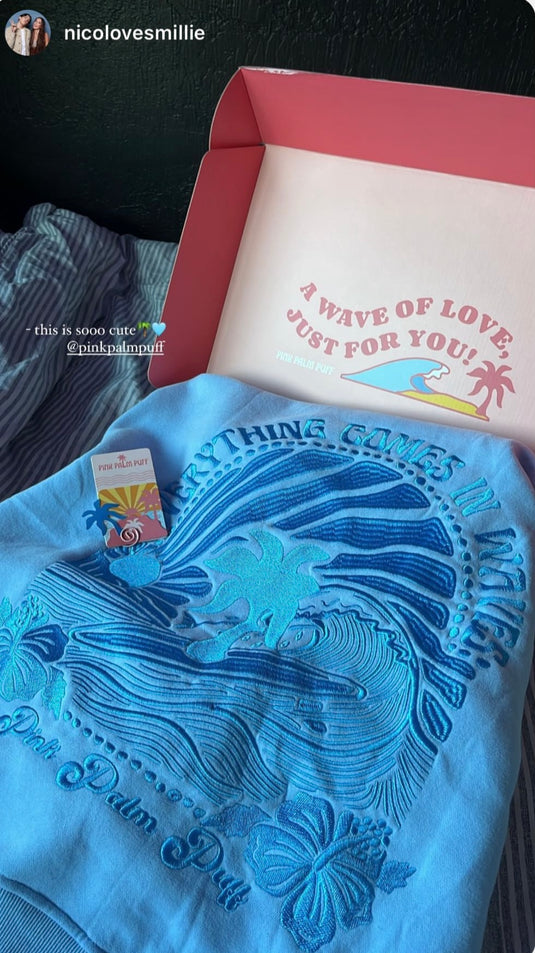 Unboxing Moment – Pink Palm Puff