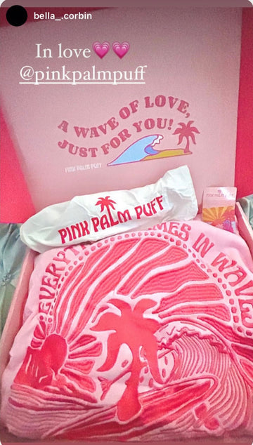 Unboxing Moment – Pink Palm Puff